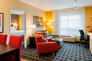 TownePlace Suites by Marriott Red Deer (Alberta, Red Deer, 6822 - 66th Street), otel  Alberta'dan