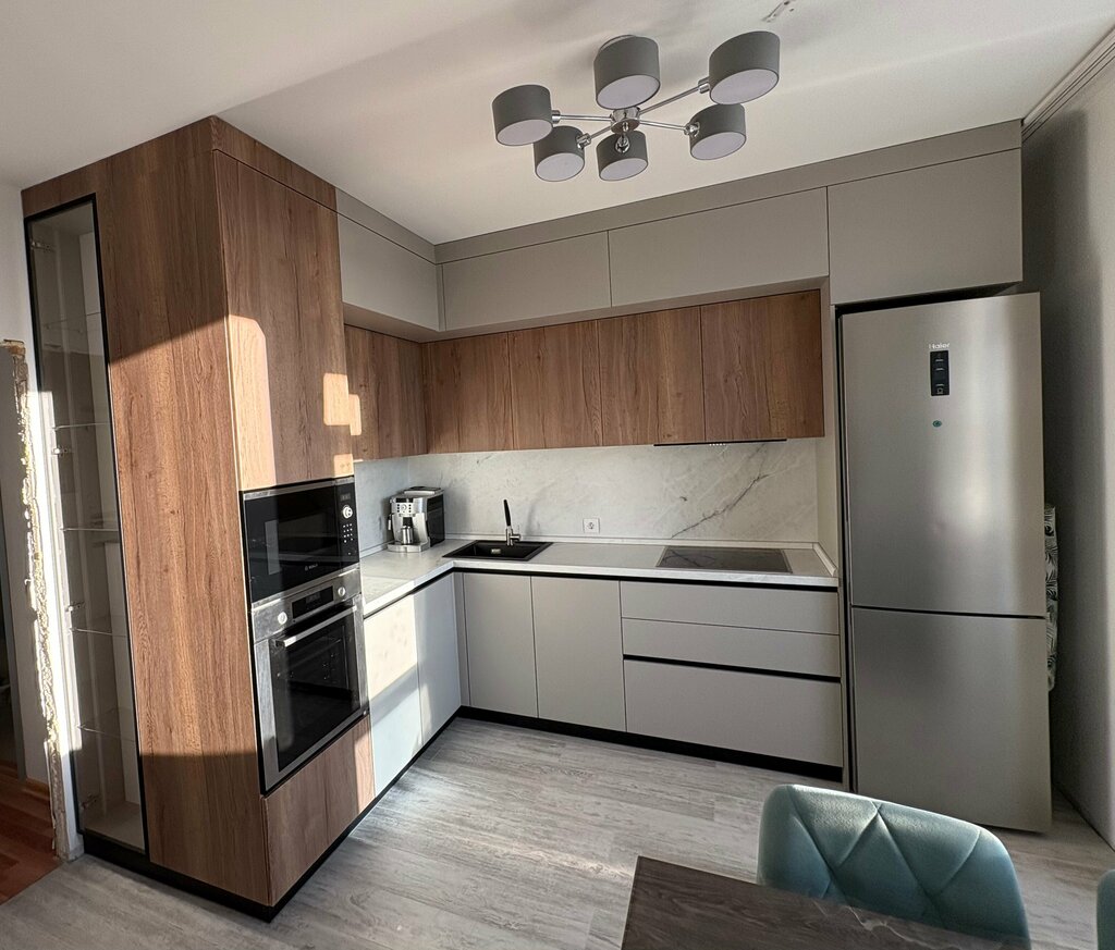 Mutfak mobilyaları Kapriz, studiya kukhni, Verhniaya Pyşma, foto