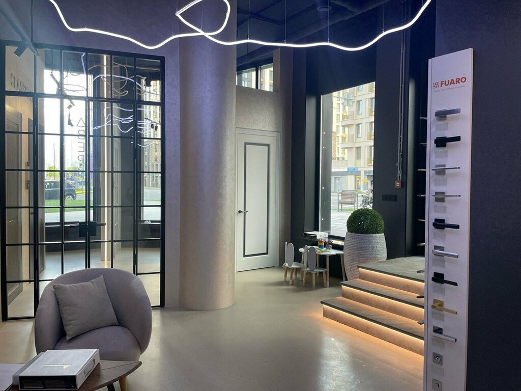 Kapılar Дверной лидер, Moskova, foto