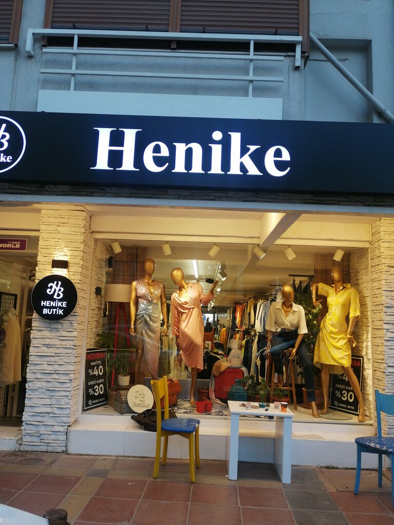 Giyim mağazası Henike, İzmir, foto
