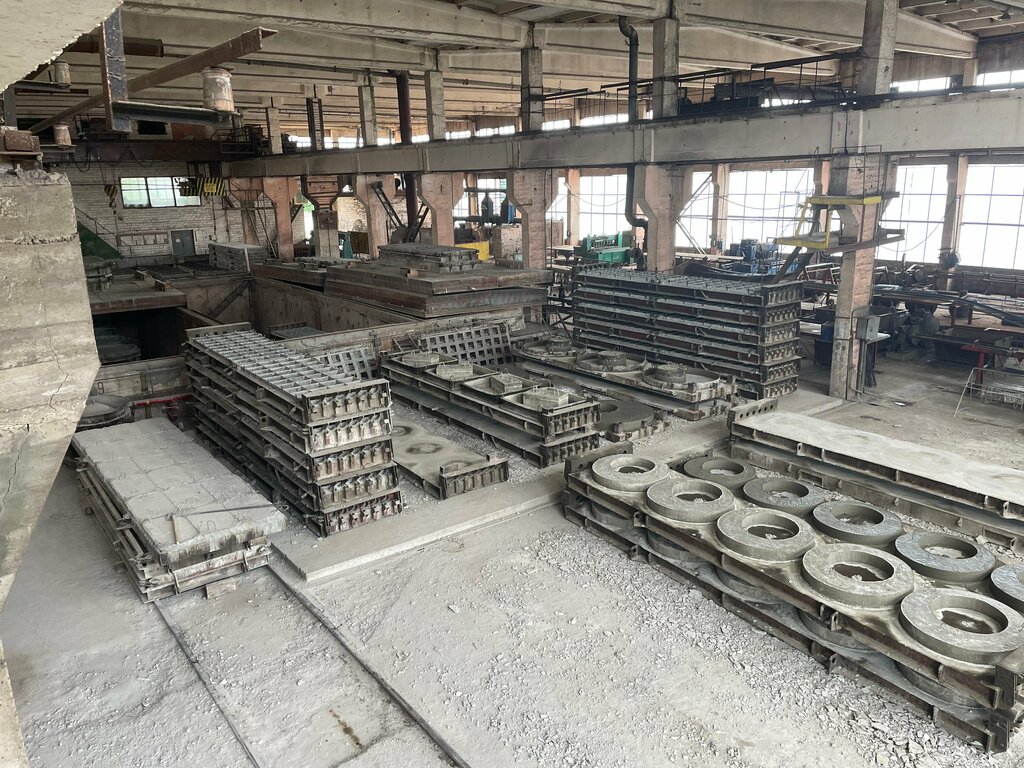 Betonarme Chernavchitsky zavod ZhBI, Brestskaya oblastı, foto