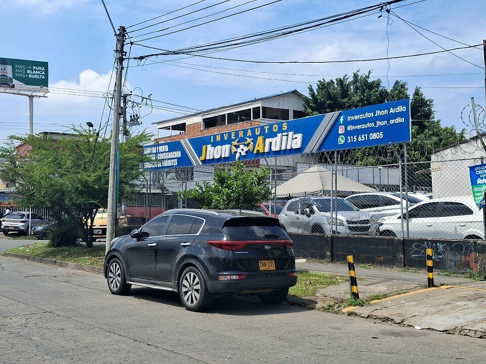 Otomobil satış galerileri Inverautos Jhon Ardila Cali, Cali, foto