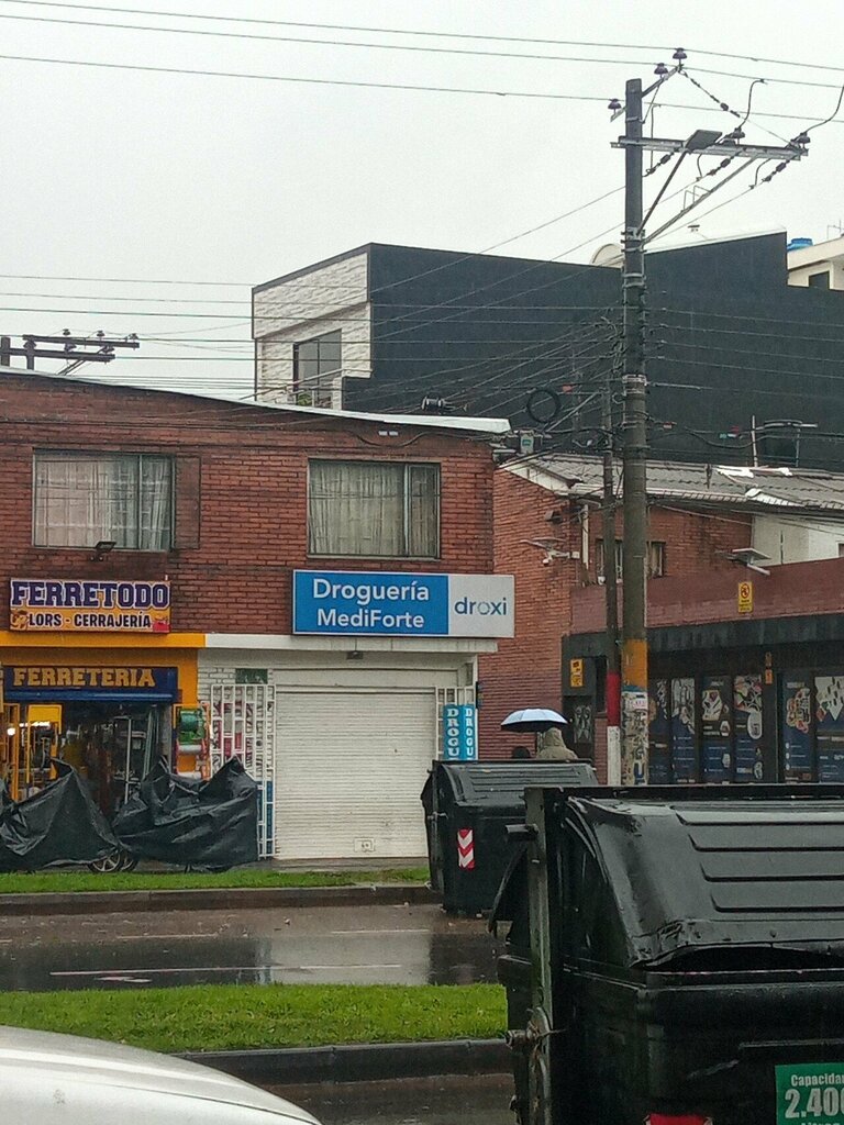 Eczaneler Droguería MediForte, Bogota, foto
