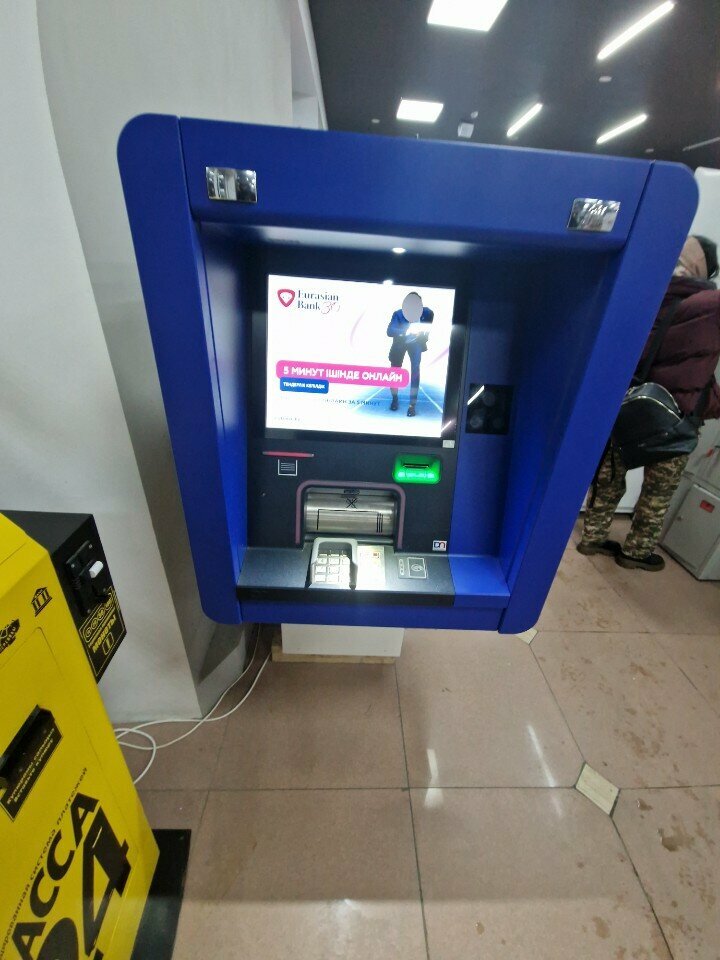 ATM'ler Eurasian Bank, Öskemen (Ust‑Kamenogorsk), foto