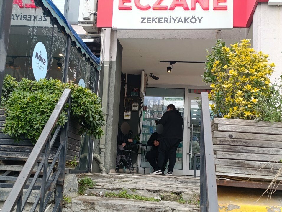Eczaneler Zekeriyaköy Eczanesi, İstanbul, foto