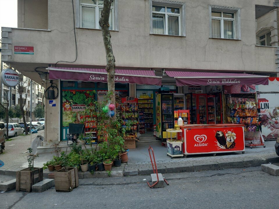 Mini-market Senin Bakkalın, İstanbul, foto