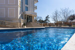 Dynasty (Krasivaya ulitsa No:29), otel  Gelencik'ten