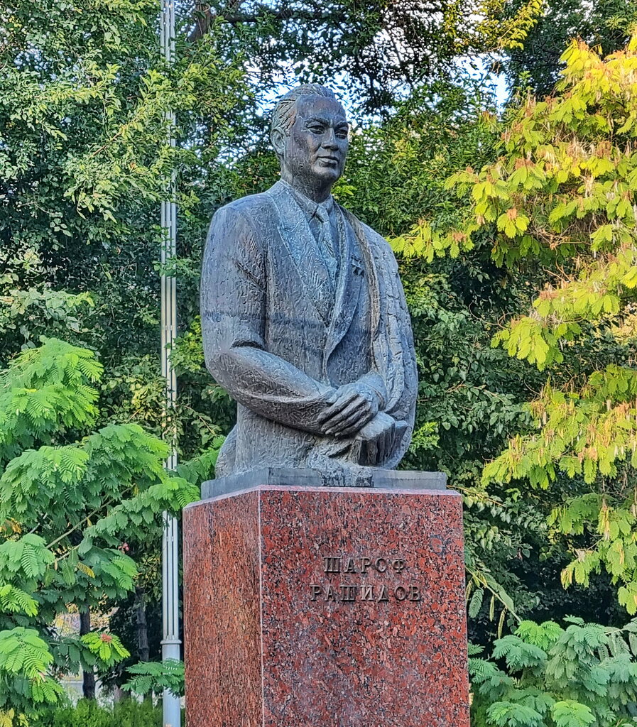 Anıt, heykel Şeref Reşidov, Taşkent, foto