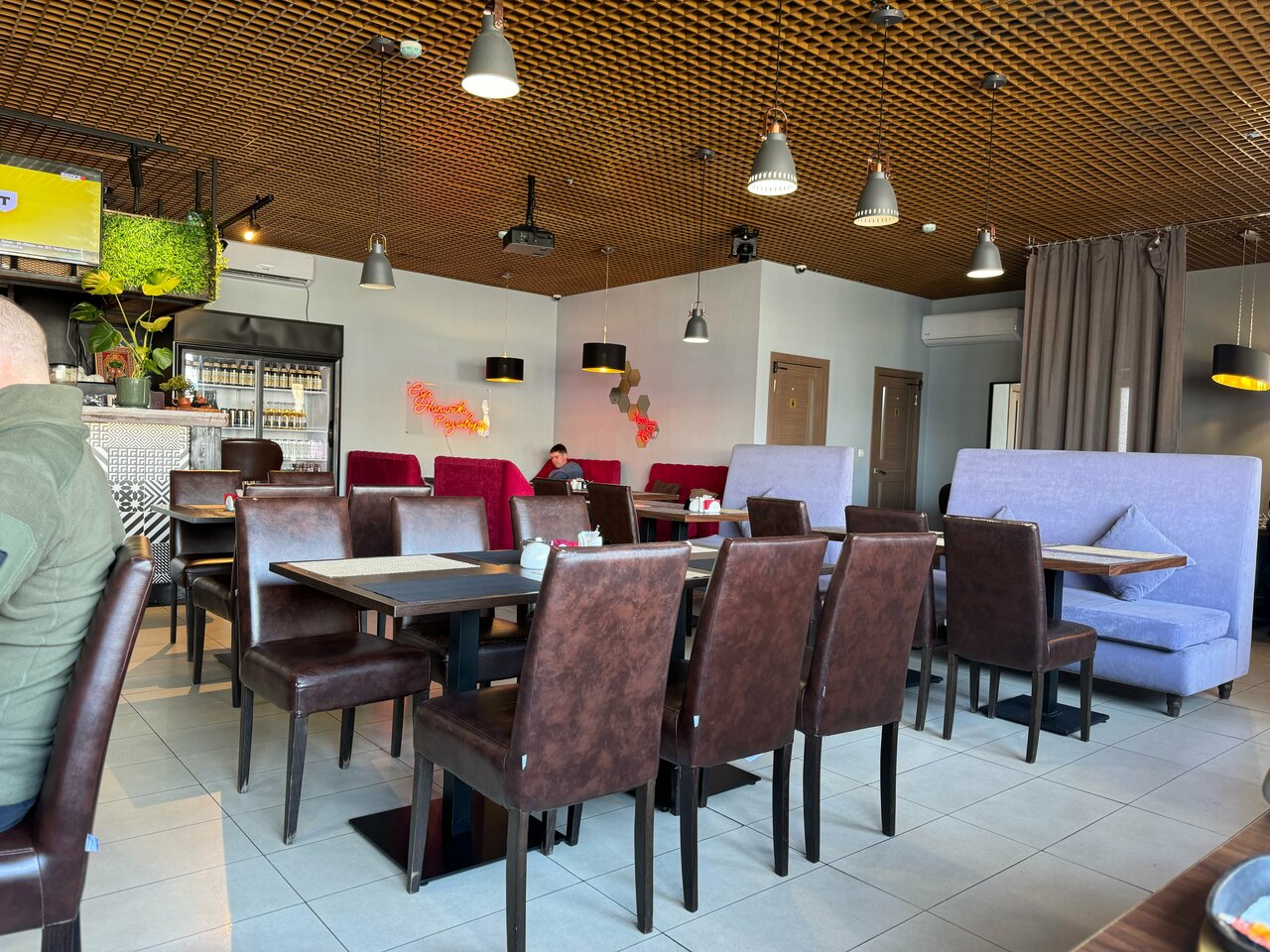 «7 хороших кафе Салехарда» фото материала