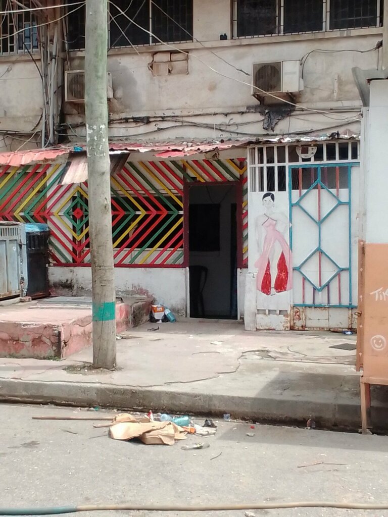 Satış ofisi Alfaiataria, Loanda, foto