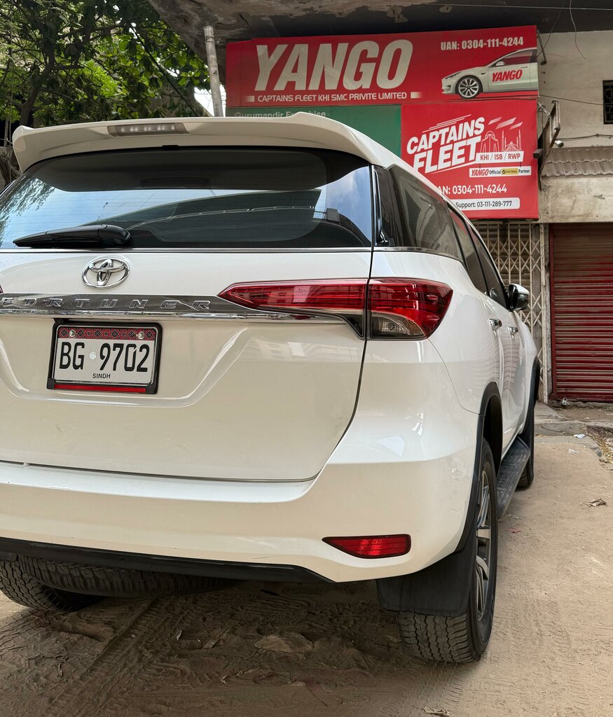 Oto kiralama Captains Fleet Gurumandir, Karaçi, foto