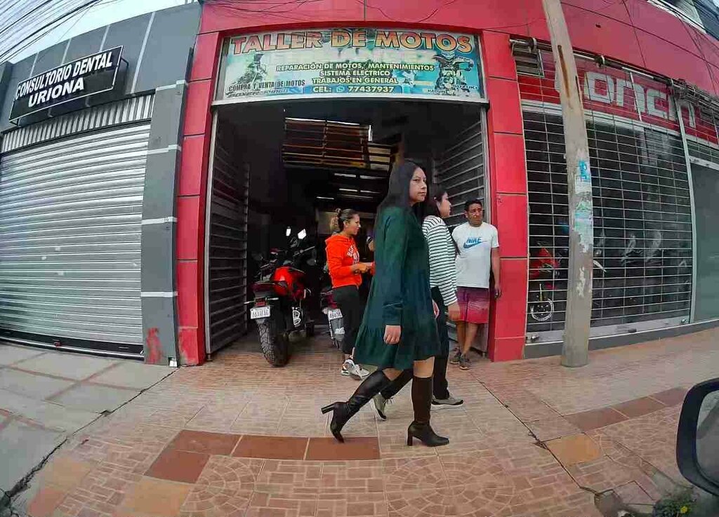 Oto döşeme Mechanical Workshop, Cochabamba, foto