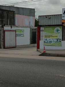 Estação de serviços (Luanda, Rua da Vala), otomobil servisi  Loanda'dan