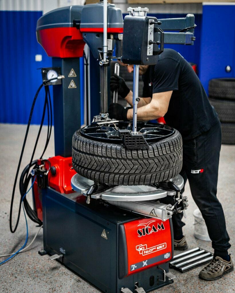 Oto lastik tamiri Сервис, Saint‑Petersburg, foto