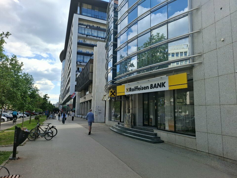 ATM'ler Raiffeisen Bank, Novi Sad, foto