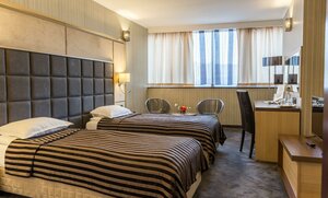 Cosmopolitan Hotel & Wellness (Ruse, ulitsa Dobri Nemirov), otel  Rusçuk'tan (Ruse'den)