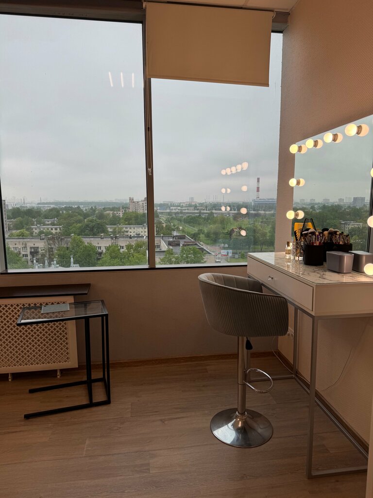 Stil uzmanı, makyöz Muse by Toma, Saint‑Petersburg, foto