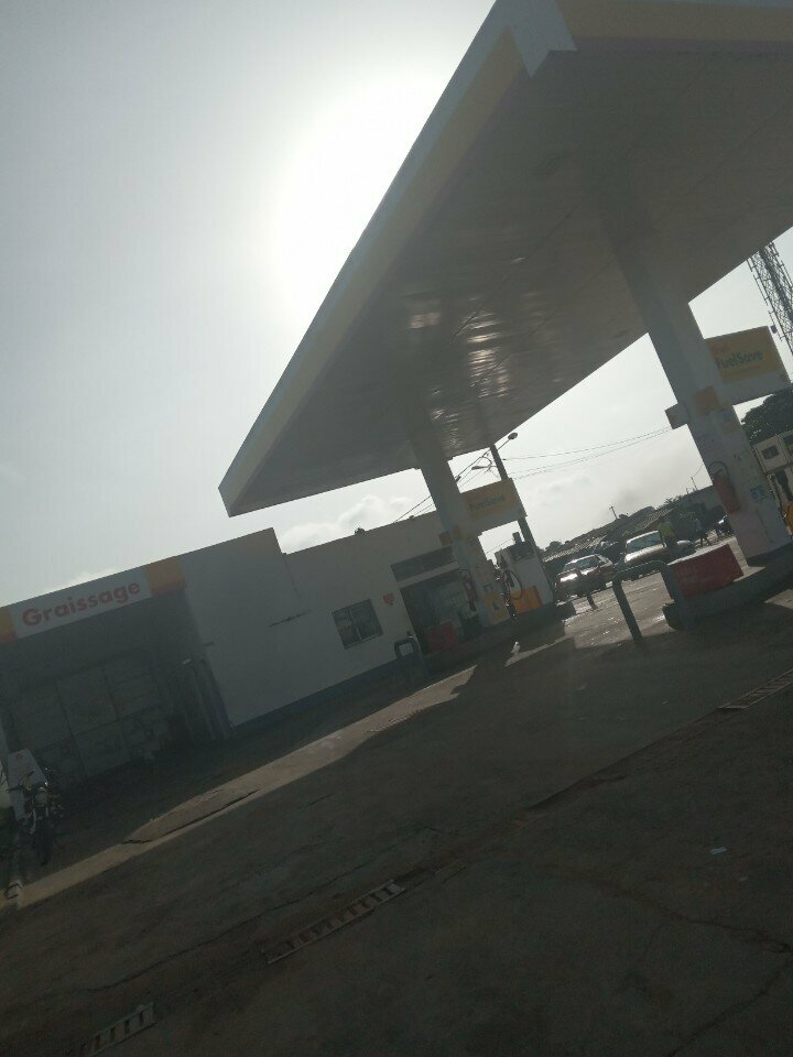 Benzin istasyonu Shell Abobo Kennedy, Abican, foto