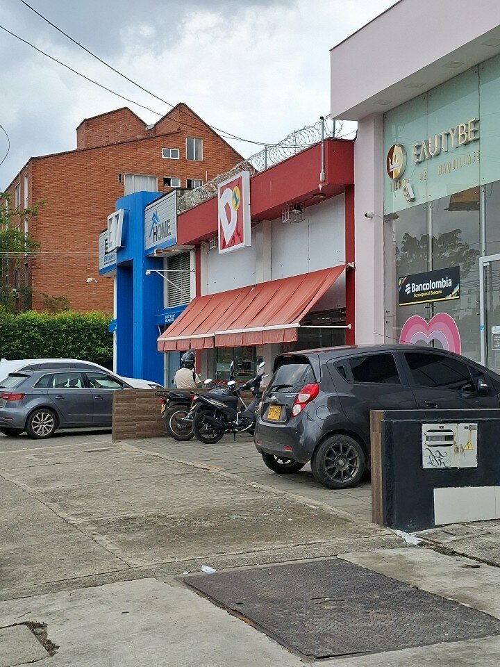 Hipermarket Tienda D1, Cali, foto