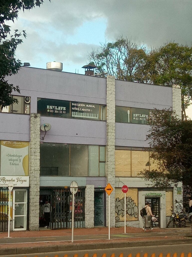 Müzik okulları ve konservatuarlar EnclaveK80, Bogota, foto