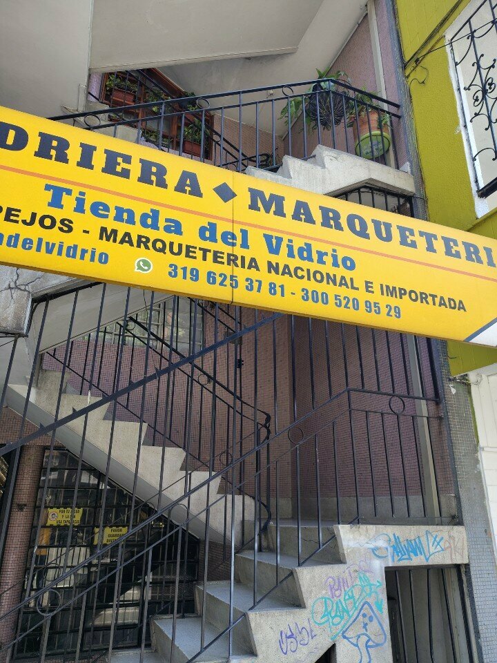 Cam ve cam ürün üreticisi Framing Glasswork, Medellin, foto