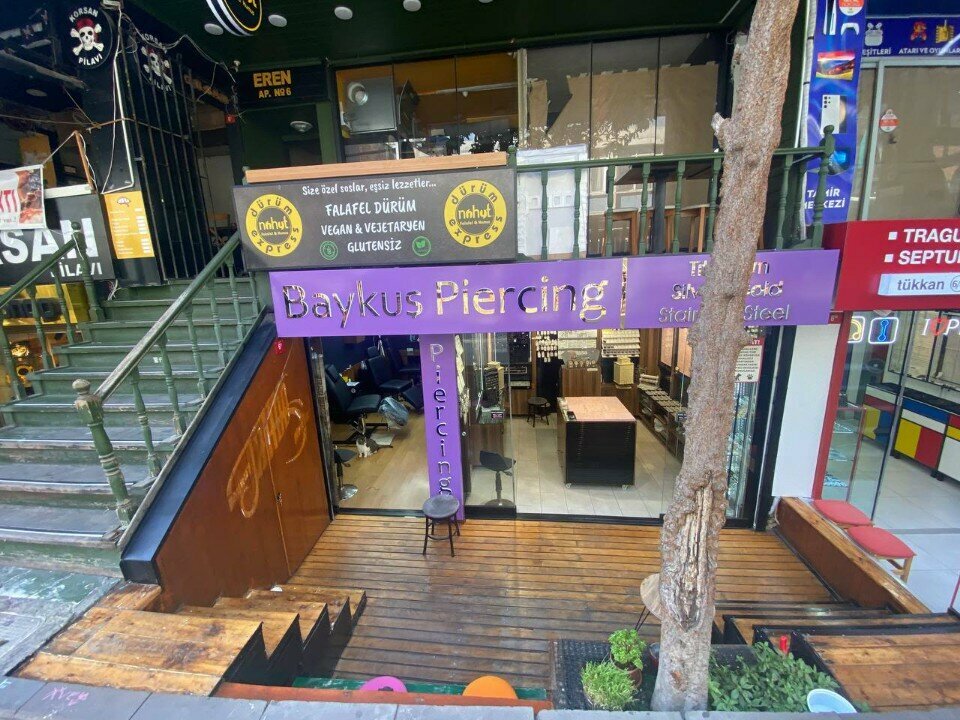 Dövmeciler Baykuş Piercing, İstanbul, foto