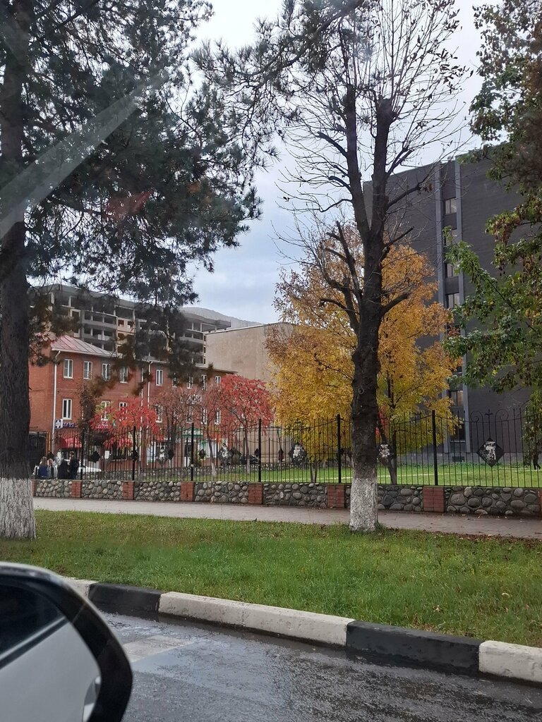 Üniversiteler Karachayevo-Cherkessky universitet im. U. D. Aliyeva, Fgou Vo, Karachaevsk, foto