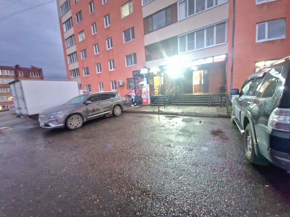 Market Aq Jol, Öskemen (Ust‑Kamenogorsk), foto