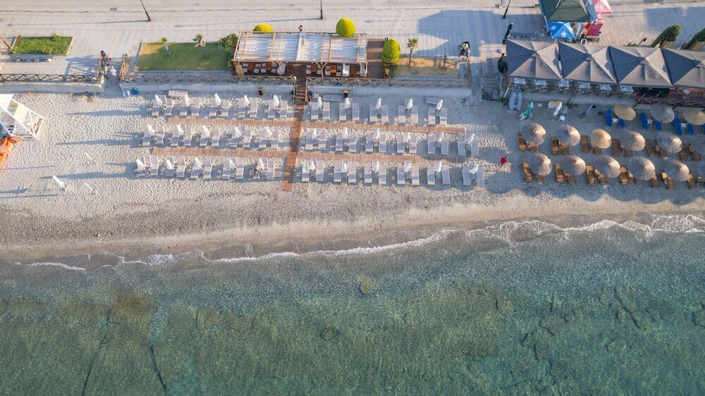 Otel Paralio Hotel, Dünya, foto