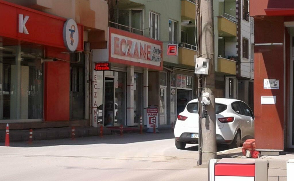 Eczaneler Zeynep Özdemir Eczanesi, Gemlik, foto