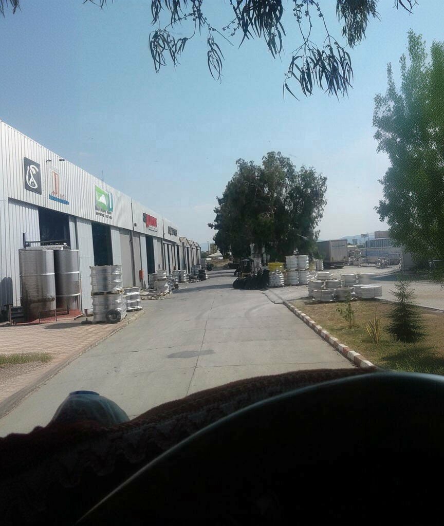 Jant ve lastikçiler Jantsan Depo, İzmir, foto