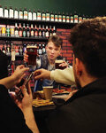 Green Wagon Pub Station (Sovetskaya ploshchad No:4), bar  Puşkino'dan