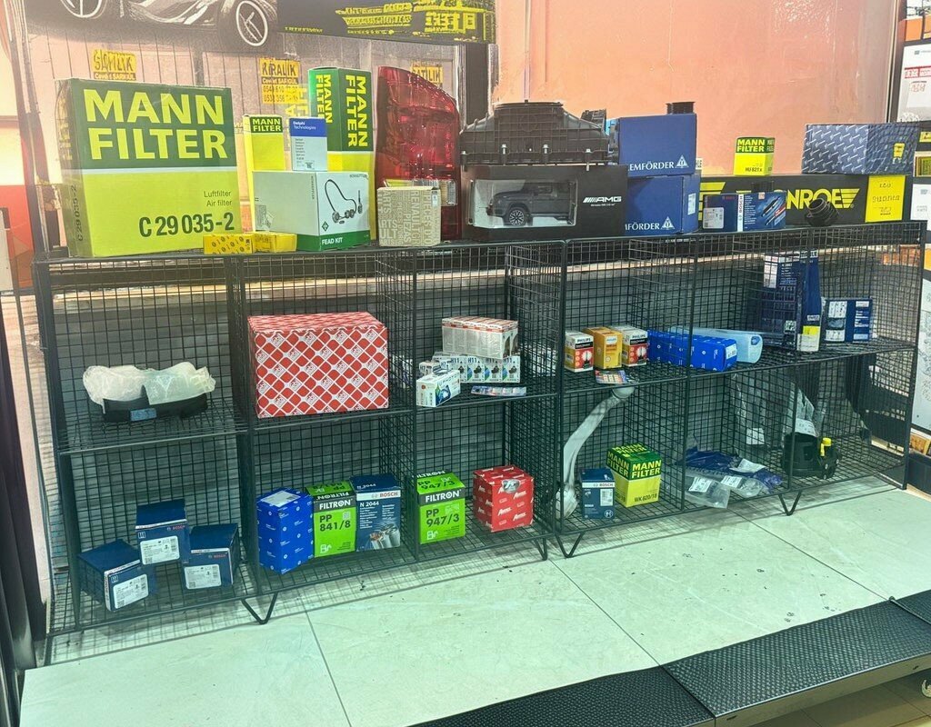 Otomobil yedek parçaları Gökmer Yedek Parça Mercedes BMW Range Rover, İstanbul, foto