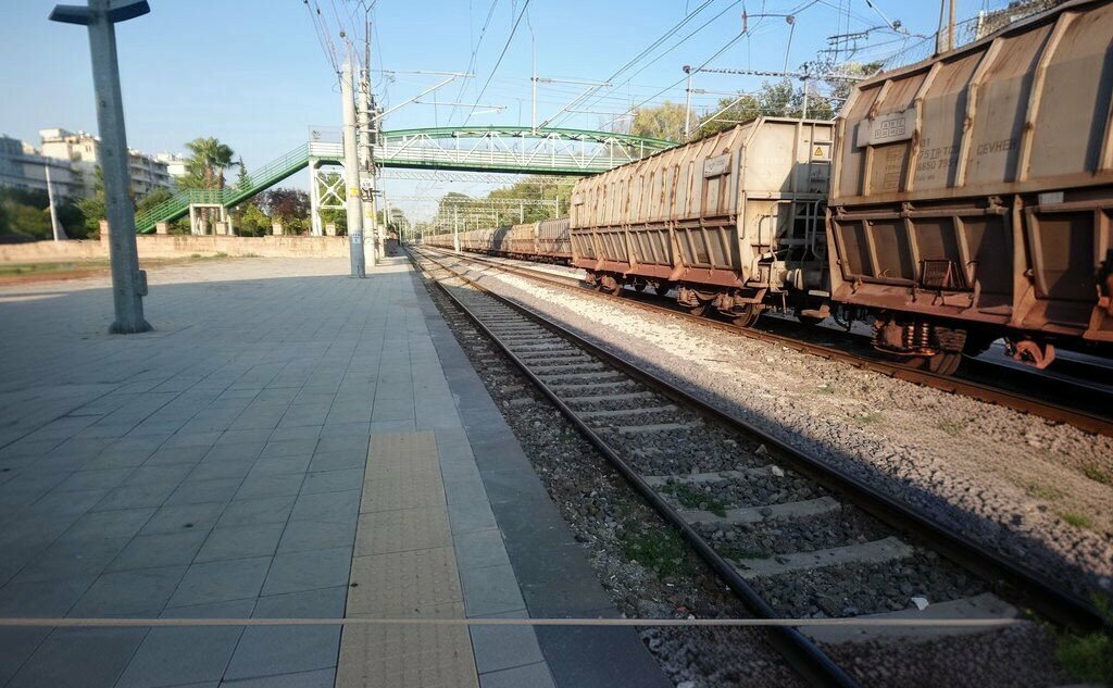 Tren istasyonu Ceyhan Tren İstasyonu, Ceyhan, foto