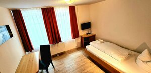 Hotel Krone (Bavaria, Augsburg, Königsbrunn), otel  Konigsbrunn'dan