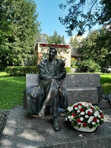 Михаил Михайлович Зощенко (St. Petersburg, Sestroretsk, Sestroretsk cemetery), ünlü kişilerin mezarları  Sestroretsk'ten