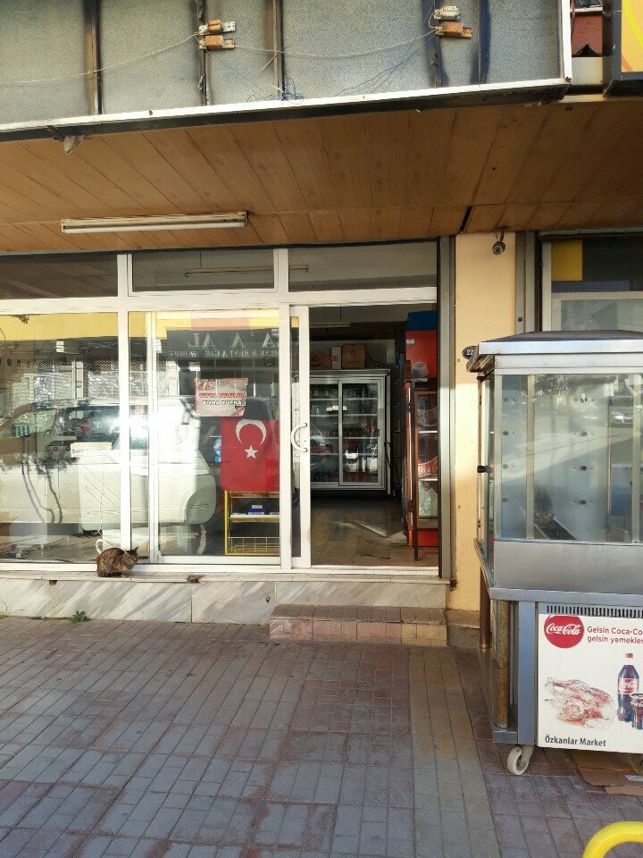 Kasap, şarküteri Sarnıç Mandıra Şarküteri, İzmir, foto