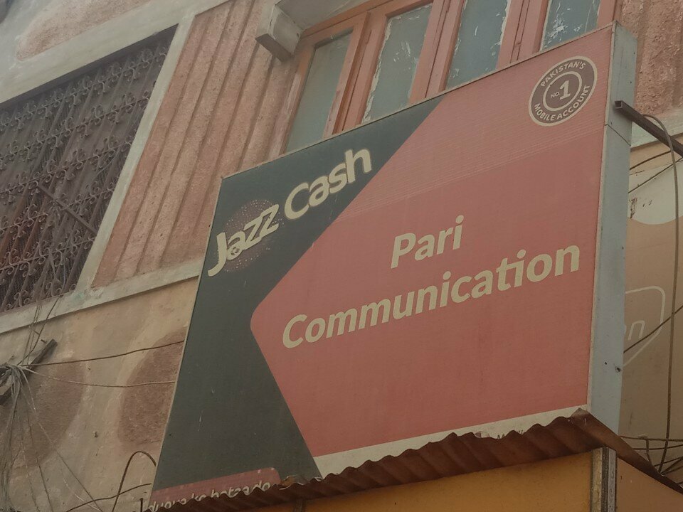 Cep telefonu ve aksesuarları satış mağazaları Pari, Karaçi, foto