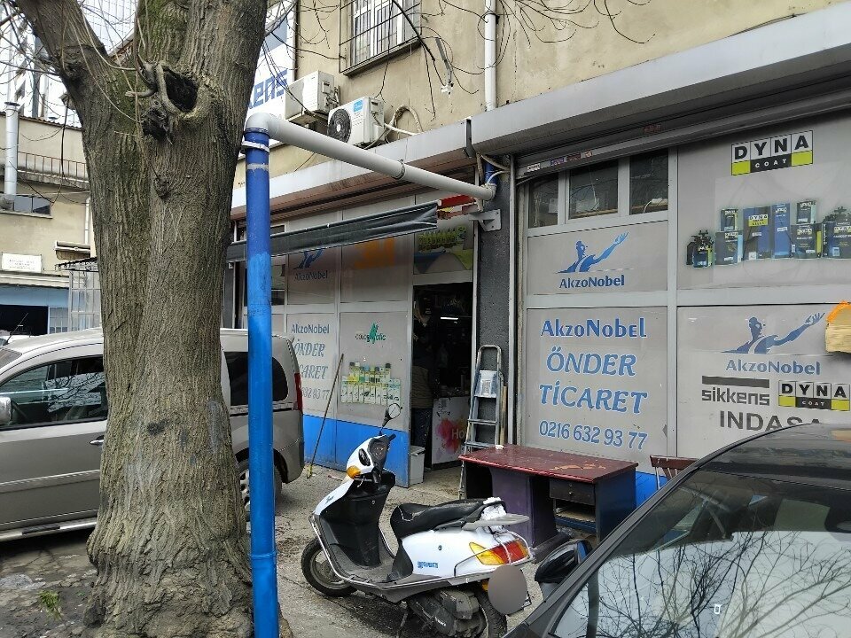 Otomobil yedek parçaları AkzoNobel Önder Ticaret, İstanbul, foto