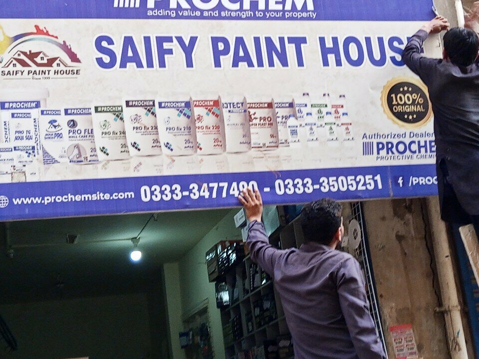 Boya ve cila malzemeleri üretim ve satış yerleri Saify, Karaçi, foto