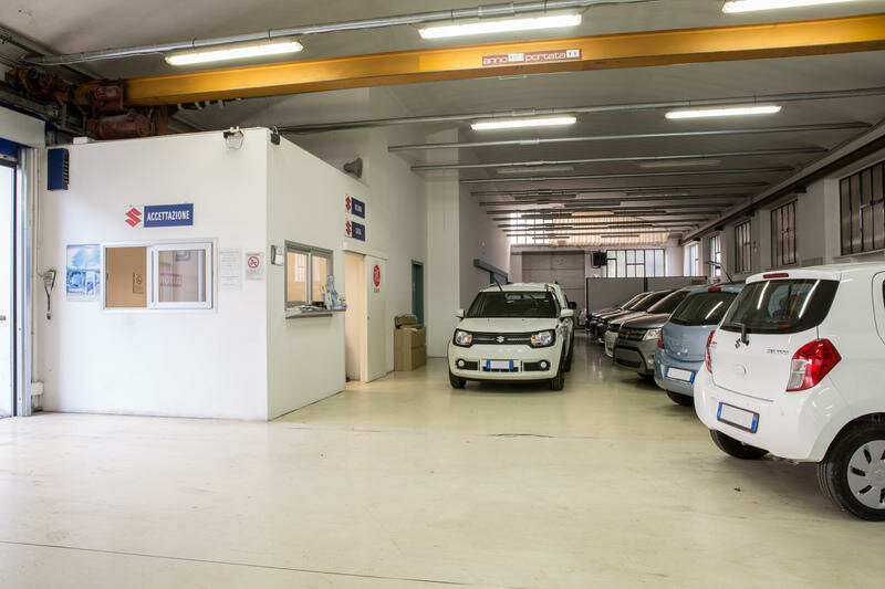 i̇kinci el araç Centrauto - Concessionaria Suzuki, Pesaro, foto
