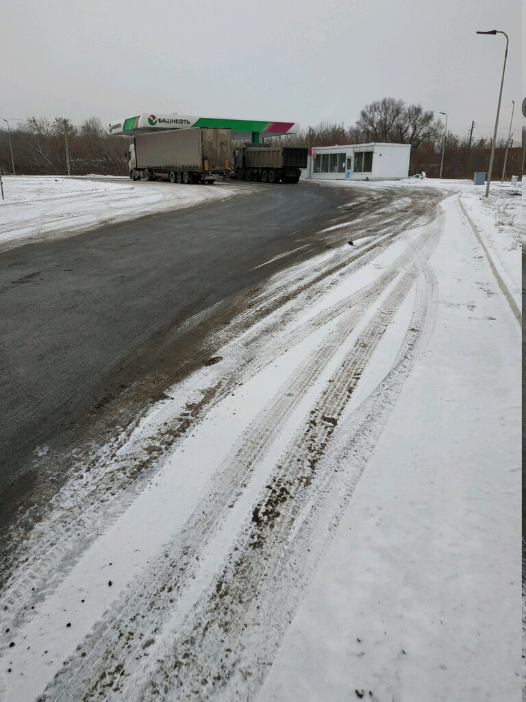 Benzin istasyonu Башнефть, Çeliabinsk, foto