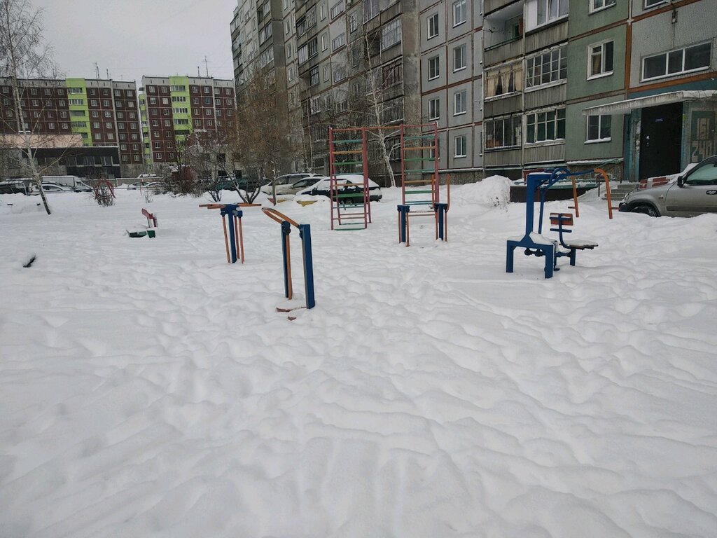 Spor alanı Тренажерная площадка, Novosibirsk, foto