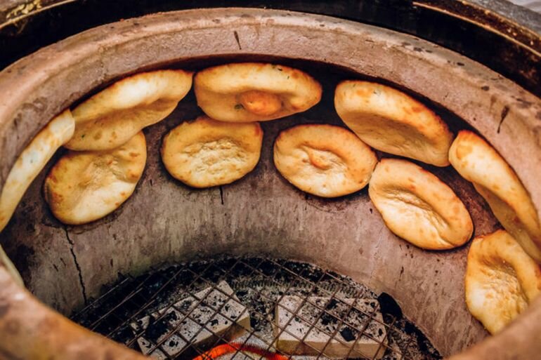 Ekmek fırını Hleb iz tandyra, Naberejniye Çelny (Yar Çallı), foto