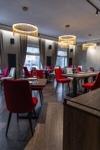 Red (Pobedy Street No:6Е), restoran  Krasnoznamensk'ten