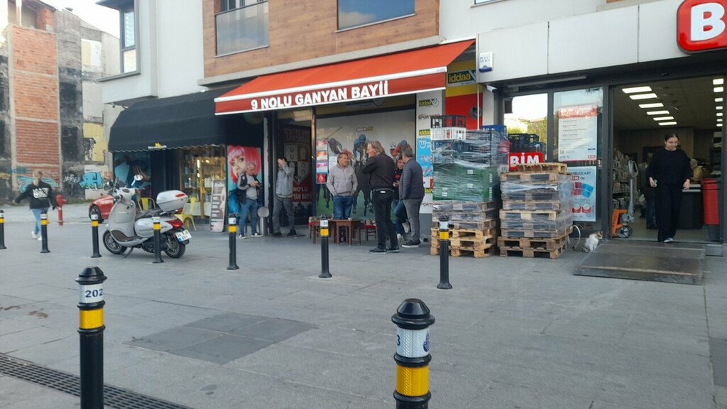 Şans oyunu bayileri 9 Nolu Ganyan Bayii, İstanbul, foto