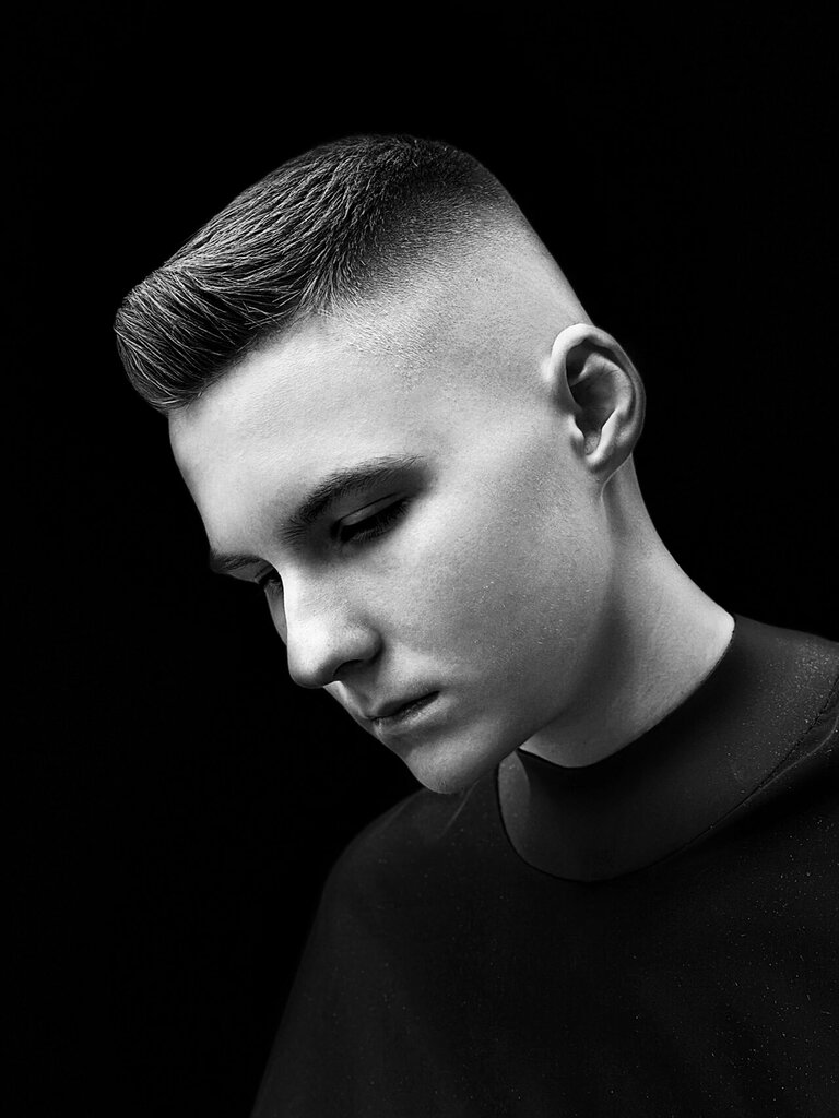 Berberler Barber Maxim Dolgov, Nizhny Lomov, foto