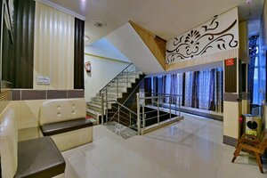 Mehfil Hotel by Oyo Rooms (State of Uttarakhand, City of Haridwar), otel  Haridwar'dan