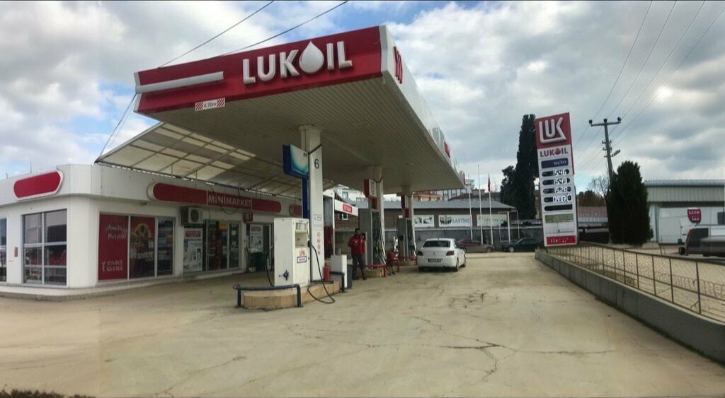 Benzin istasyonu Lukoil, Armutlu, foto