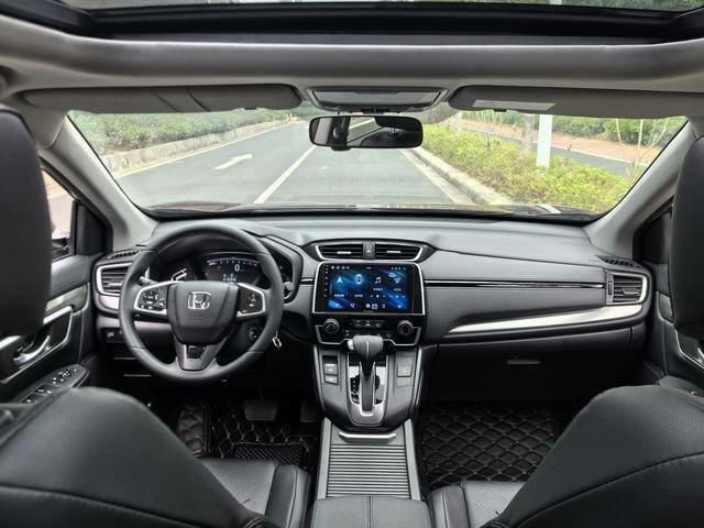 Otomobil açık artırması Dragoncar, Vladivostok, foto